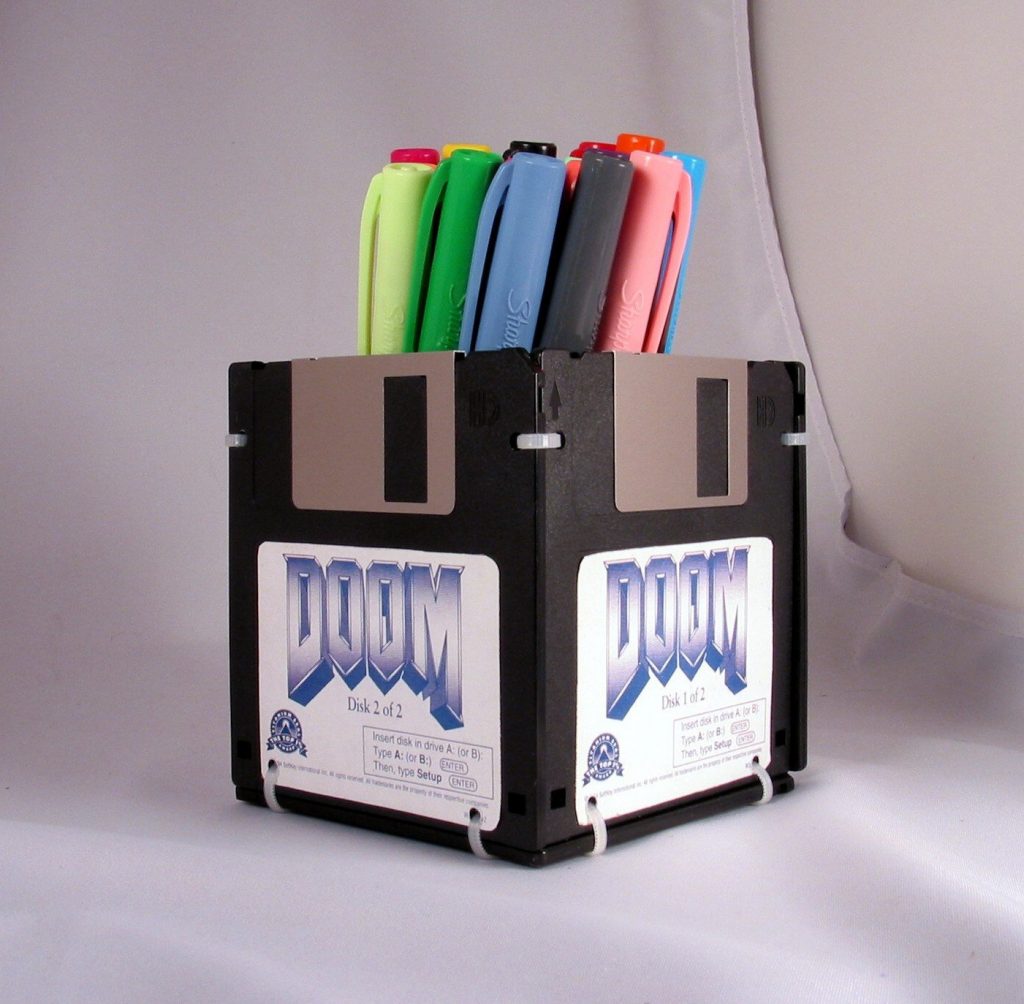 DOOM Video Game Floppy Disk Pen and Pencil Holder – GeekGearStore