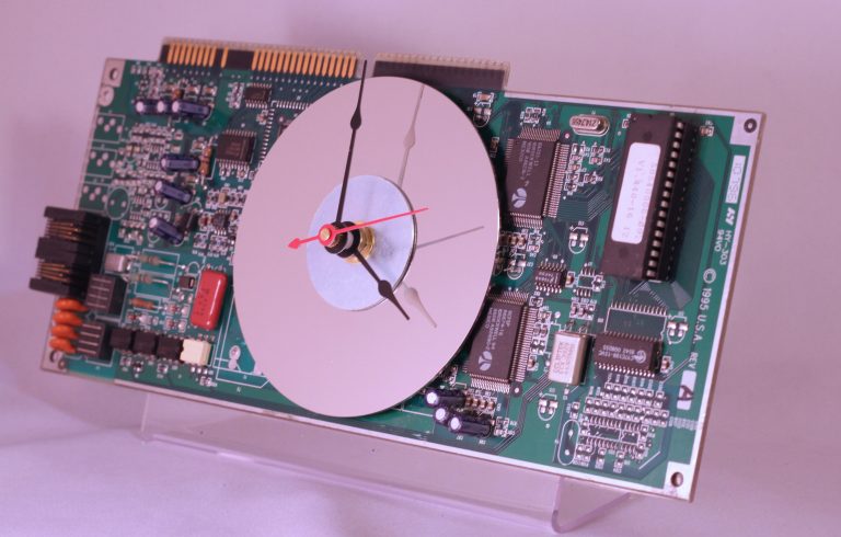 Vintage Computer Circuit Board Mantel Clock (1995 Modem) – GeekGearStore