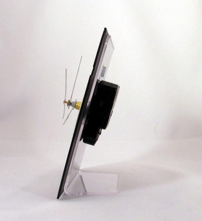 Computer Circuit Board Desk Clock (Bright Green) – GeekGearStore