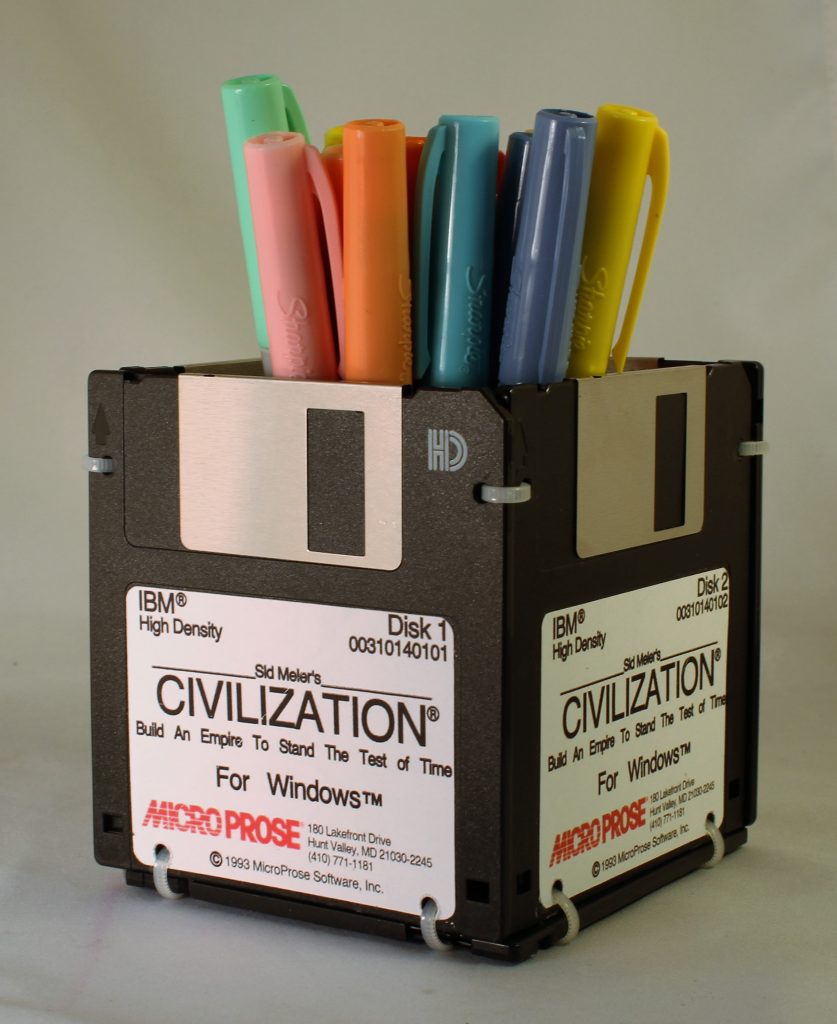 Civilization Floppy Disk Pen and Pencil Holder – GeekGearStore