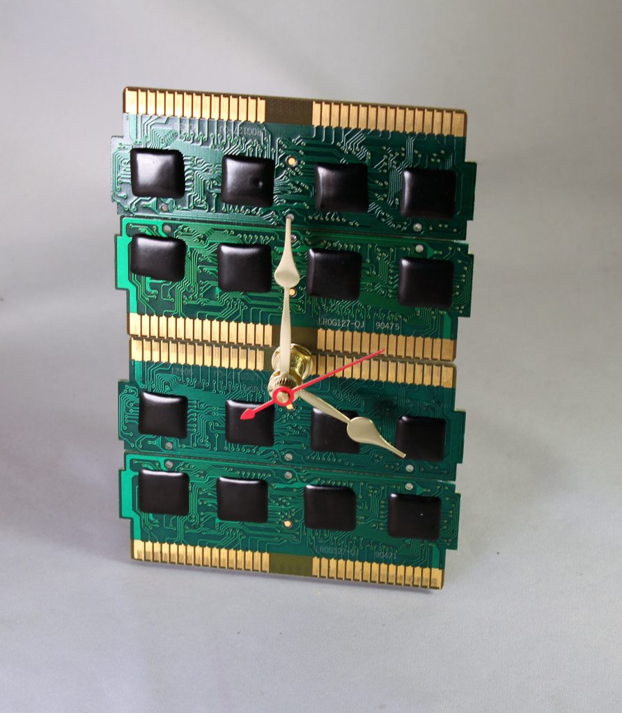Vintage Nintendo NES Circuitboard Cartridge Clock – GeekGearStore