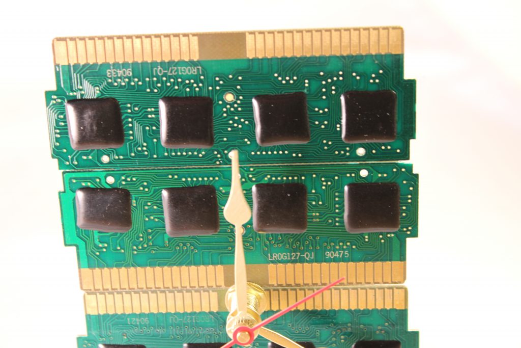 Vintage Nintendo NES Circuitboard Cartridge Clock – GeekGearStore