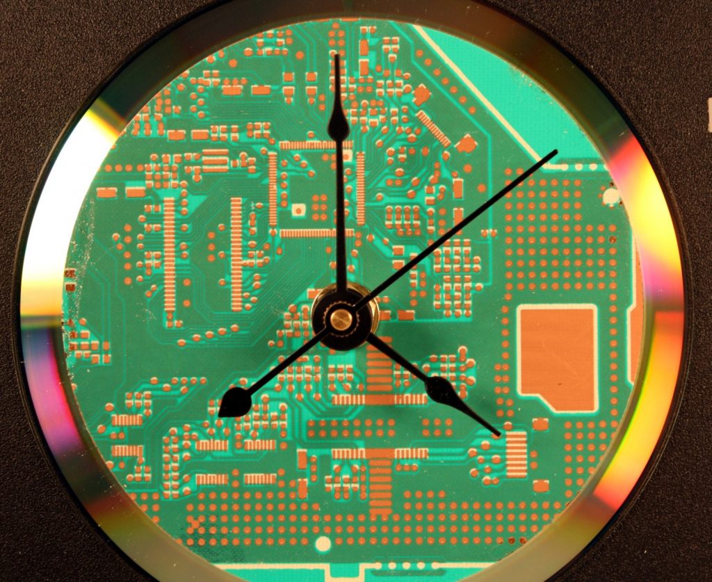 Computer Circuit Board Desk Clock (Bright Green) – GeekGearStore