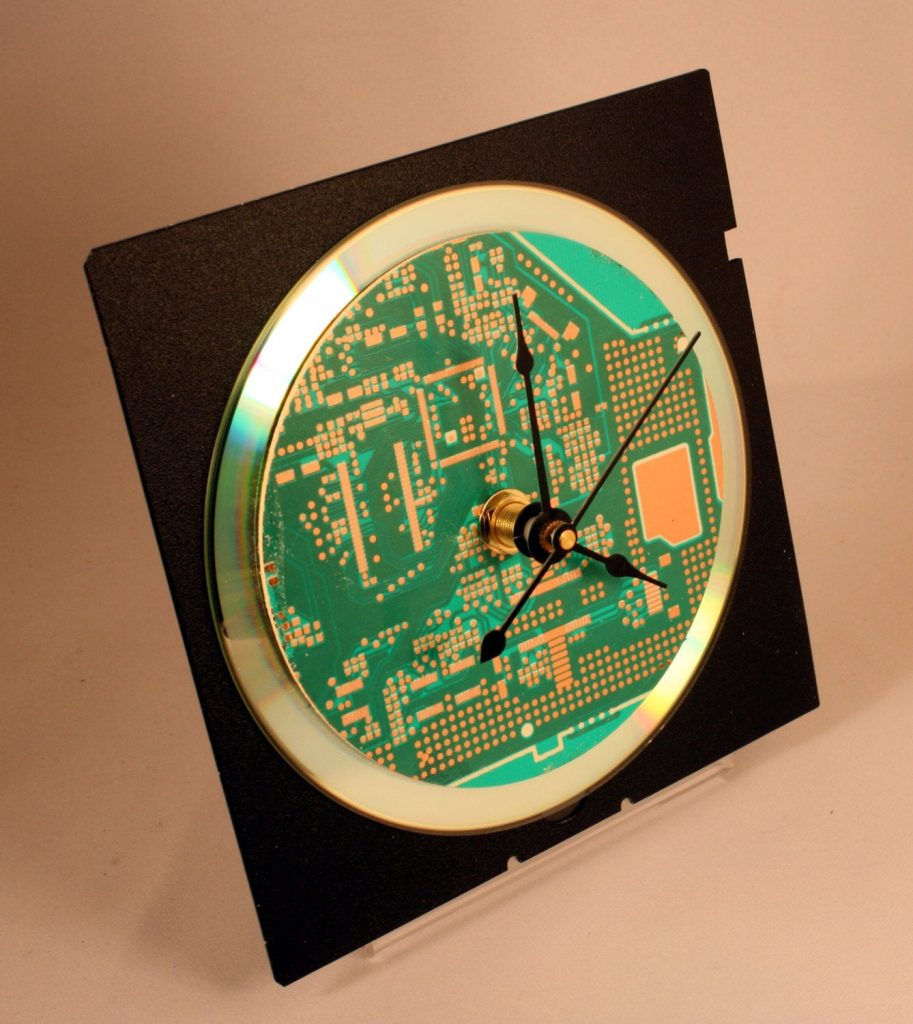 Computer Circuit Board Desk Clock (Bright Green) – GeekGearStore