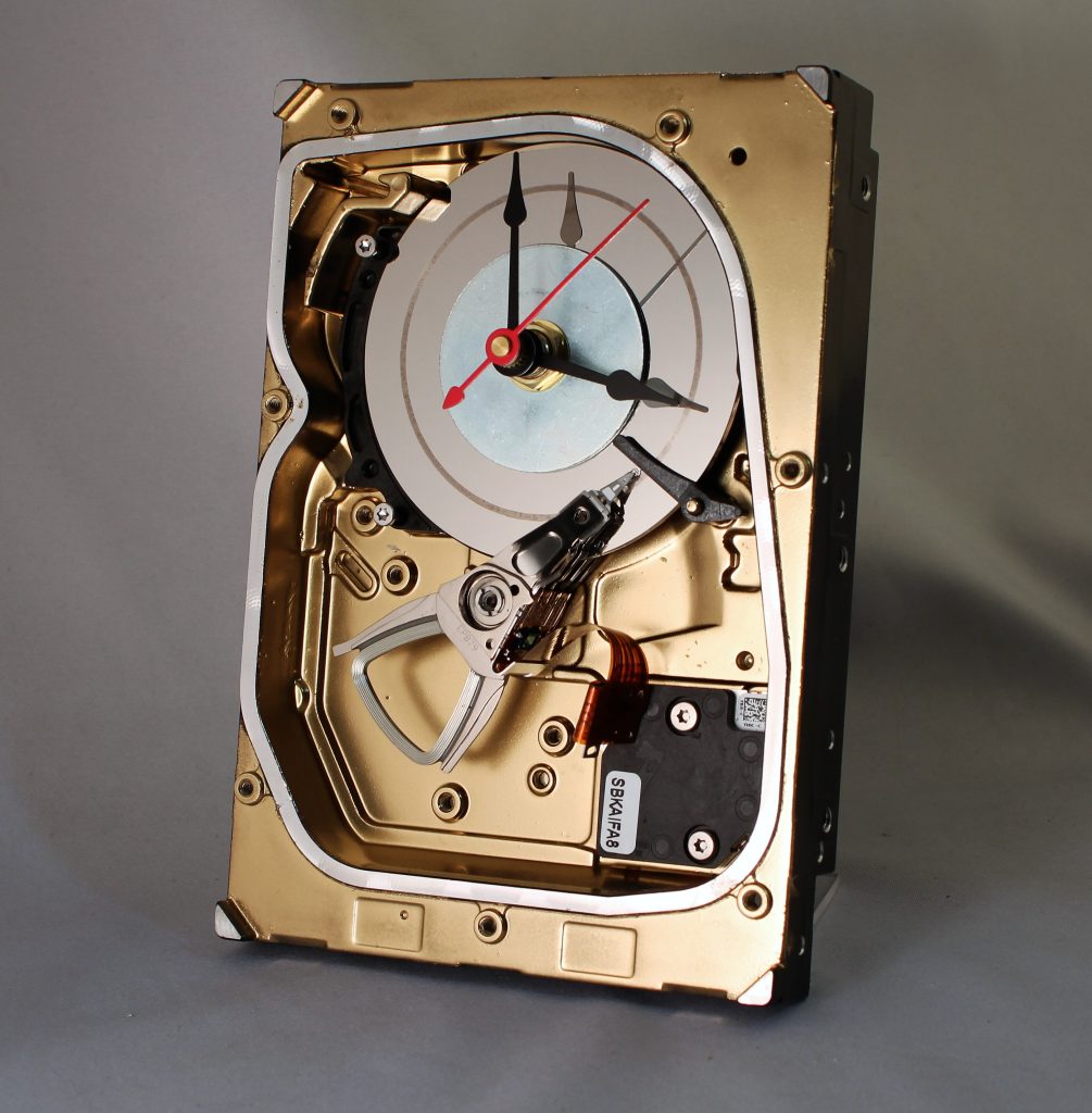 Golden Hard Drive Desk Clock – GeekGearStore
